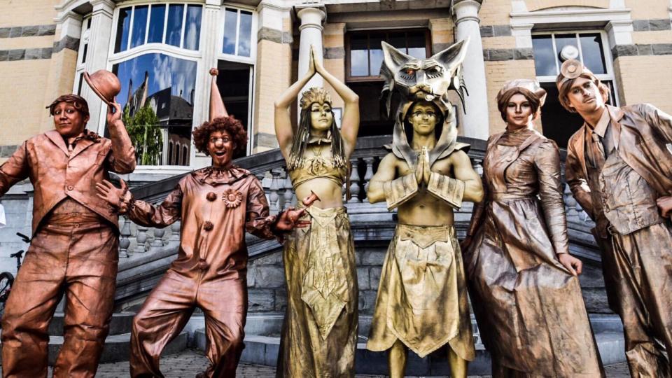 Human Statues - Helter Skelter Arts Ltd. - Helter Skelter Arts Ltd.