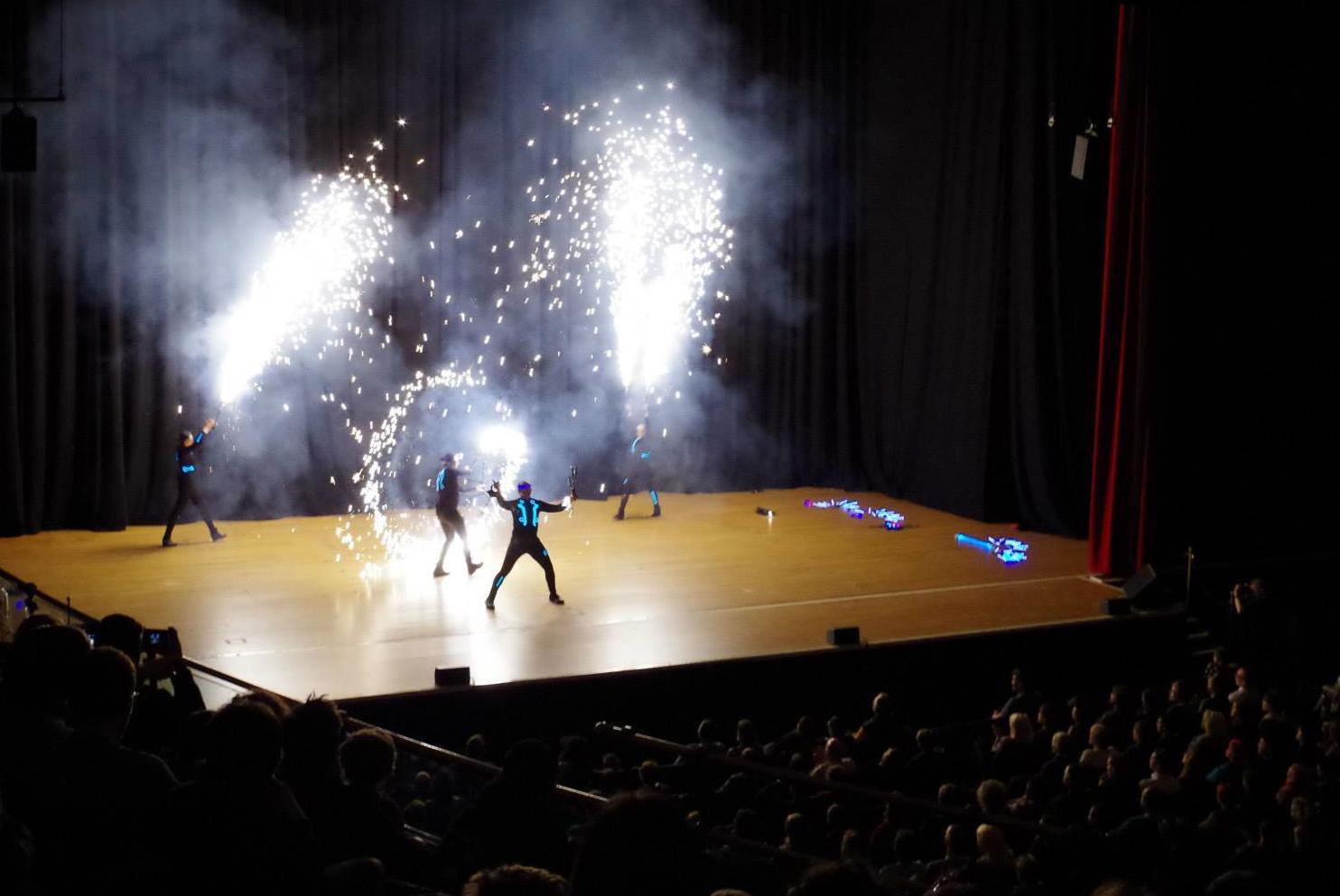stage show big stage - Helter Skelter Arts Ltd. - Helter Skelter Arts Ltd.
