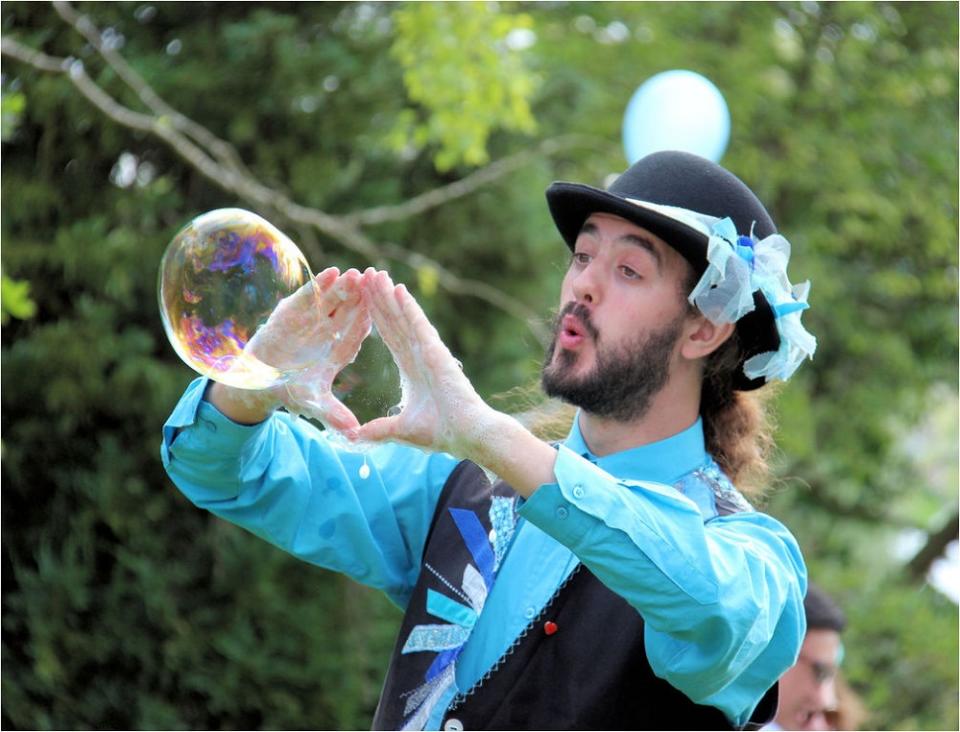 Adam Bubbles - Helter Skelter Arts Ltd. - Helter Skelter Arts Ltd.