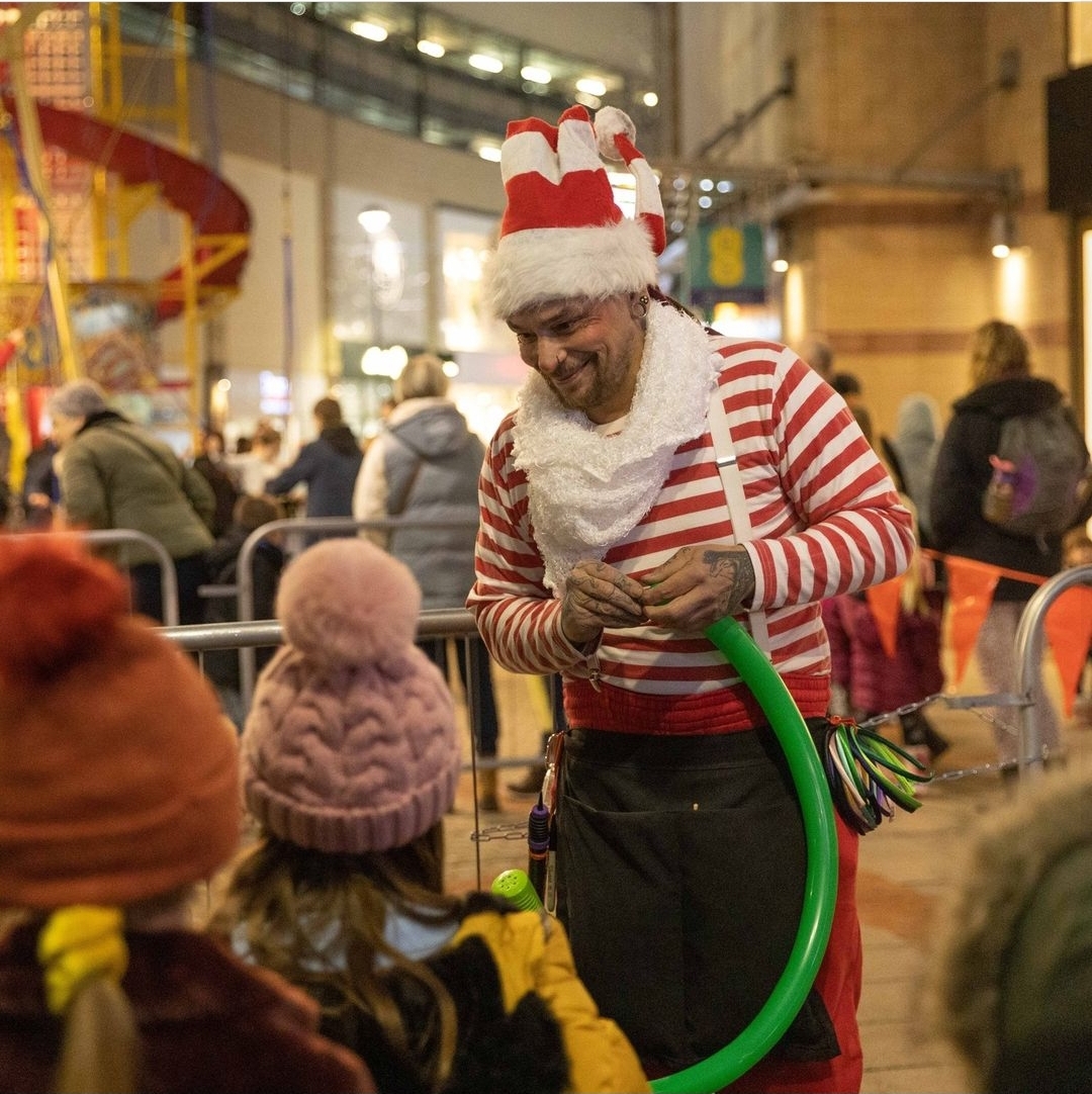 Balloon Elf - Helter Skelter Arts Ltd. - Helter Skelter Arts Ltd.